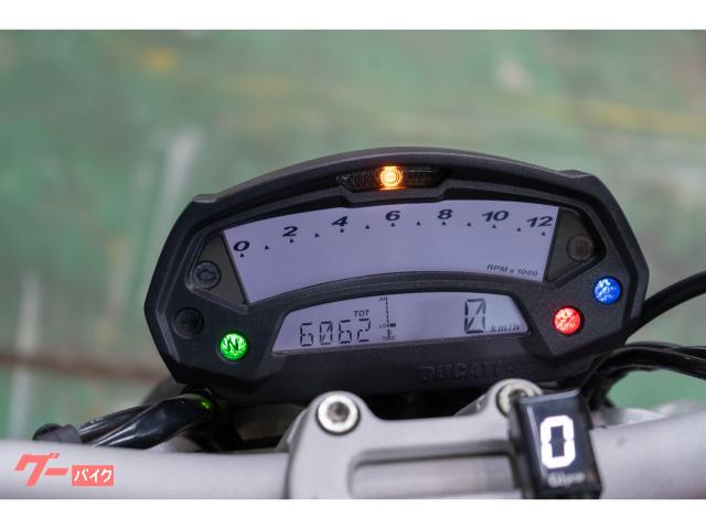 車両情報:DUCATI モンスター1100EVO | MotoTOPICS 【モトトピックス】 | 中古バイク・新車バイク探しはバイクブロス