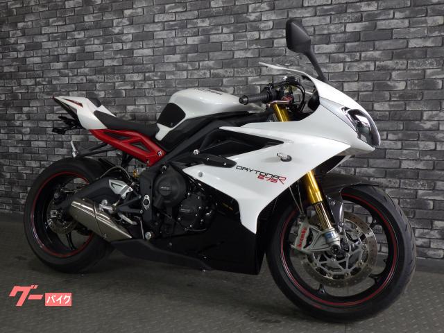 今日は通常営業です。昨日は仕事です〜〜〜トライアンフ デイトナ675R いよいよ生命線メインハーネス交換(-_-;)（I・C・Uの作業実績 ...